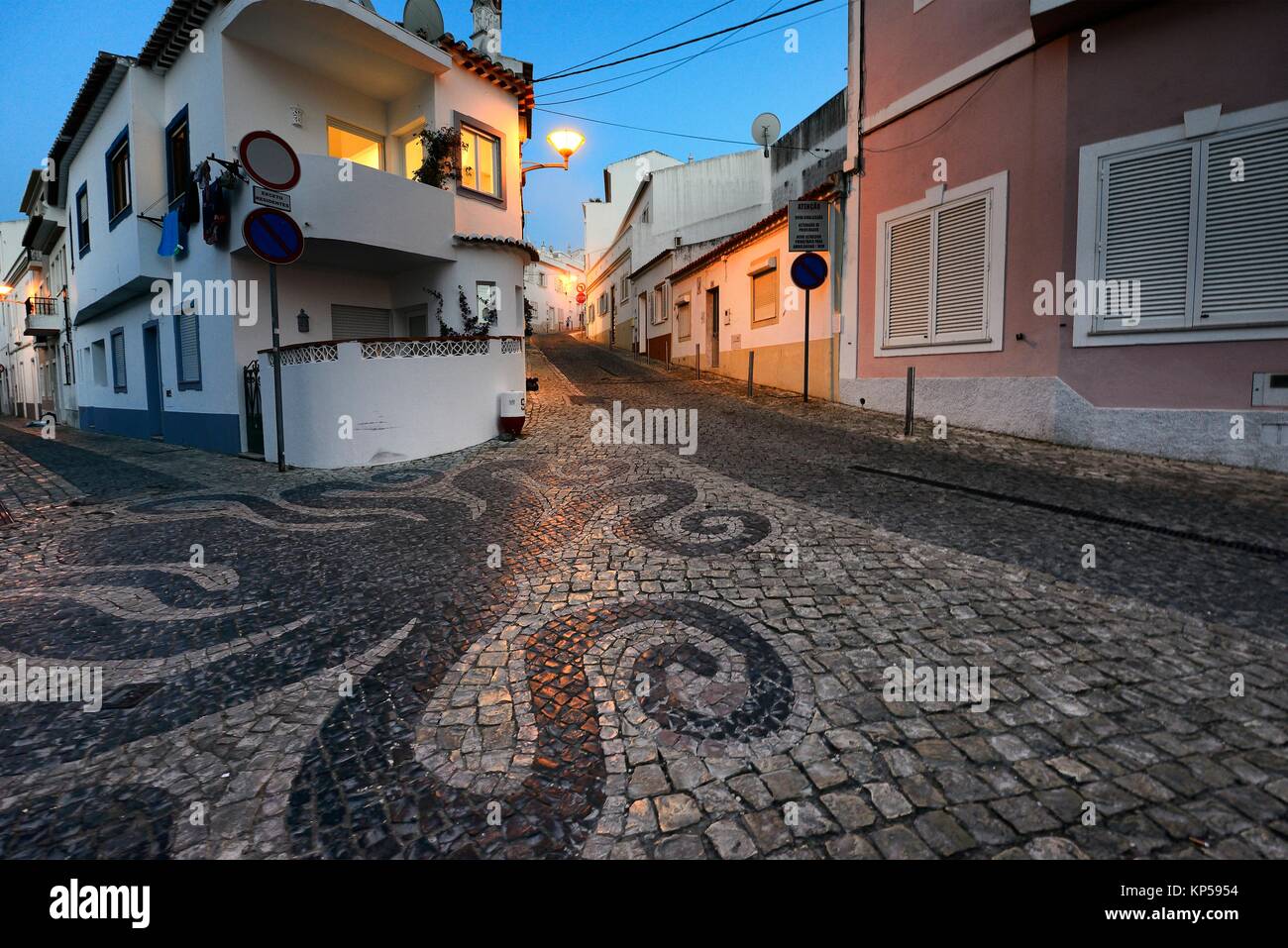 Lagos street light hi-res stock photography and images - Alamy