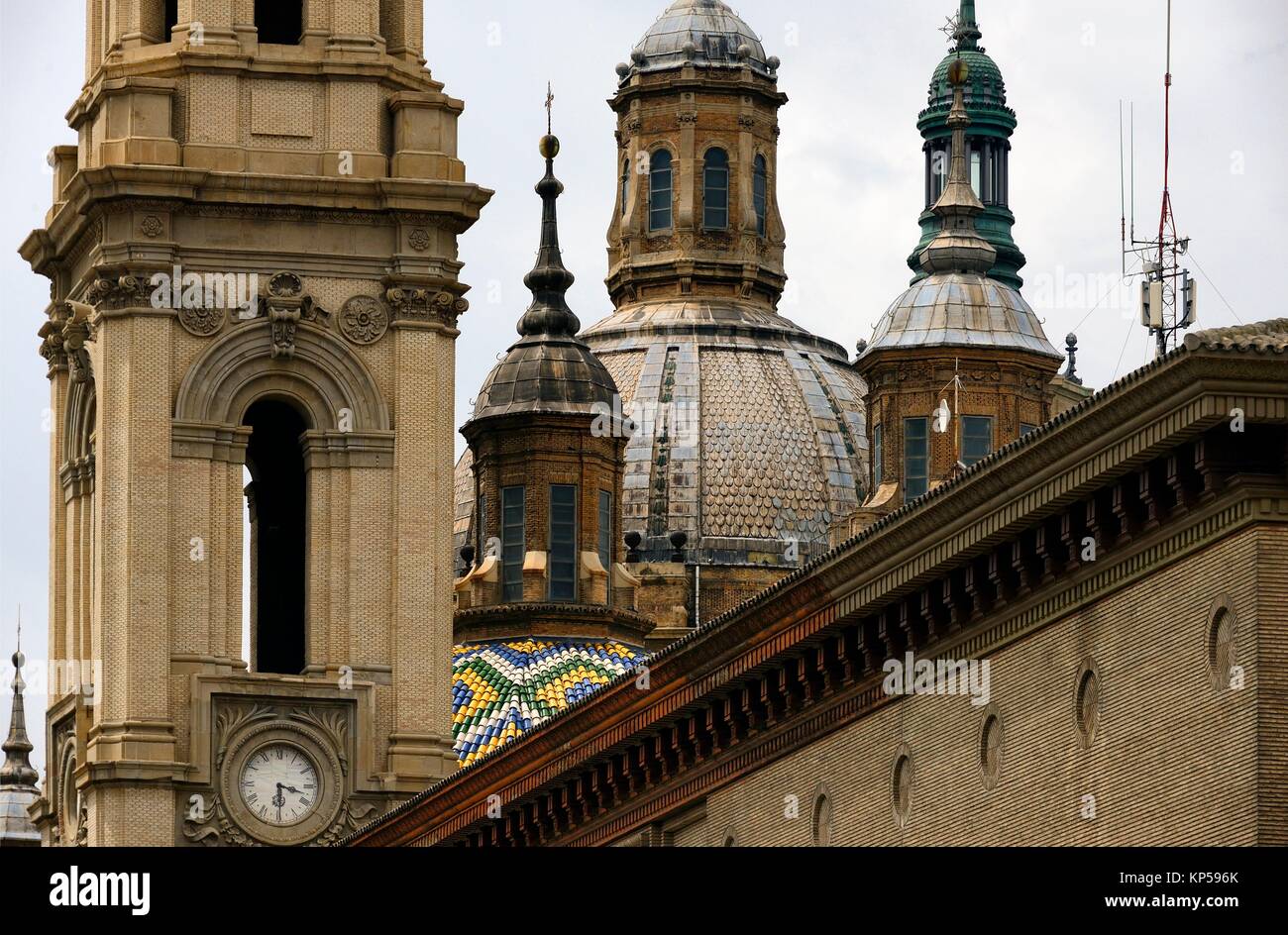Zaragoza skyline hi-res stock photography and images - Alamy