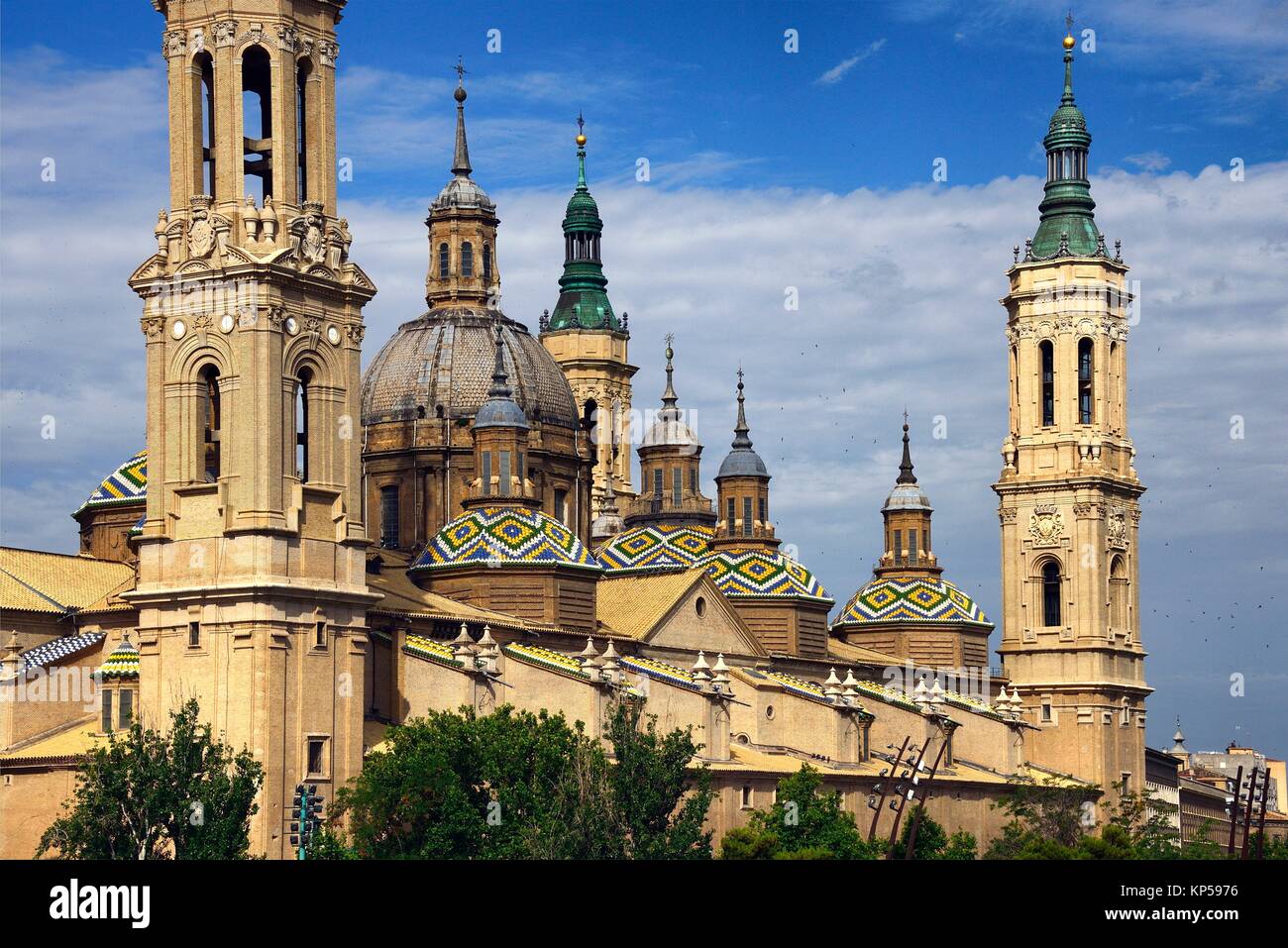 Catedral basilica de nuestra senora del pilar hi-res stock photography ...