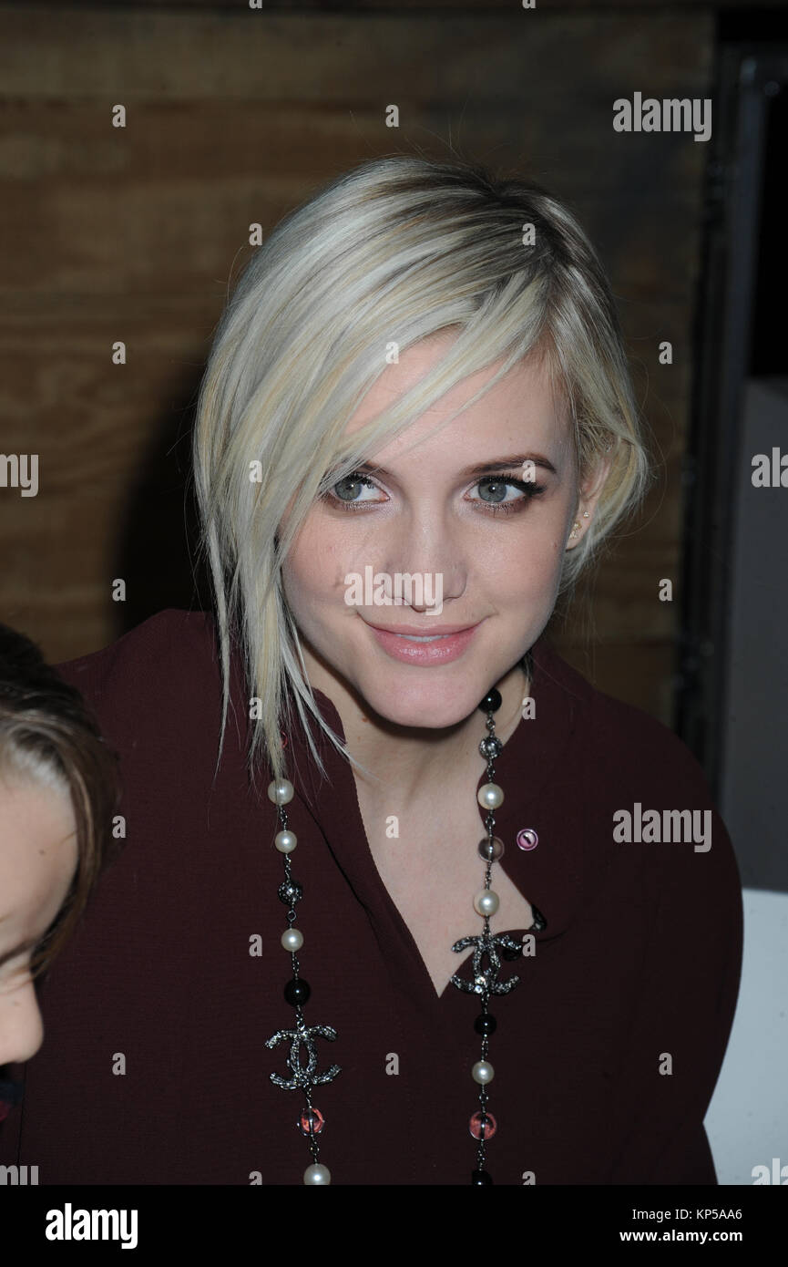 NEW YORK, NY - FEBRUARY 05: Bronx Mowgli Wentz, Ashlee Simpson Ross and ...