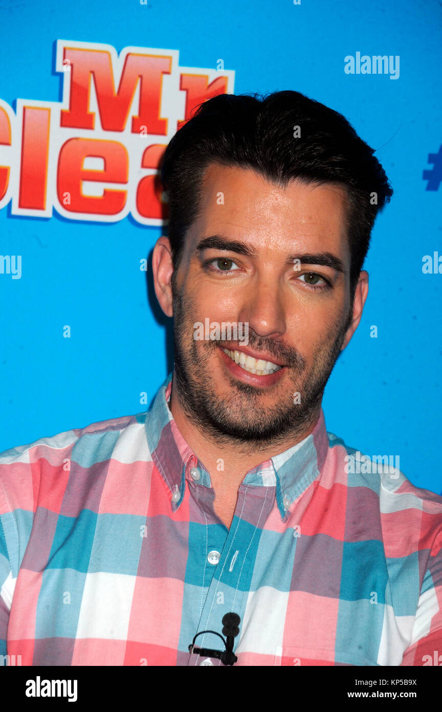 NEW YORK, NY - JULY 28: Jonathan Scott and Ashley Greene attend the ...