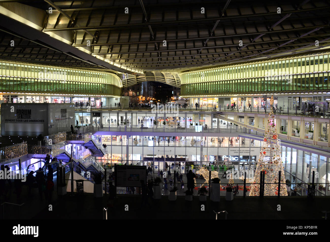 December, 2017 - Cannes Christmas in Paris Stock Photo - Alamy