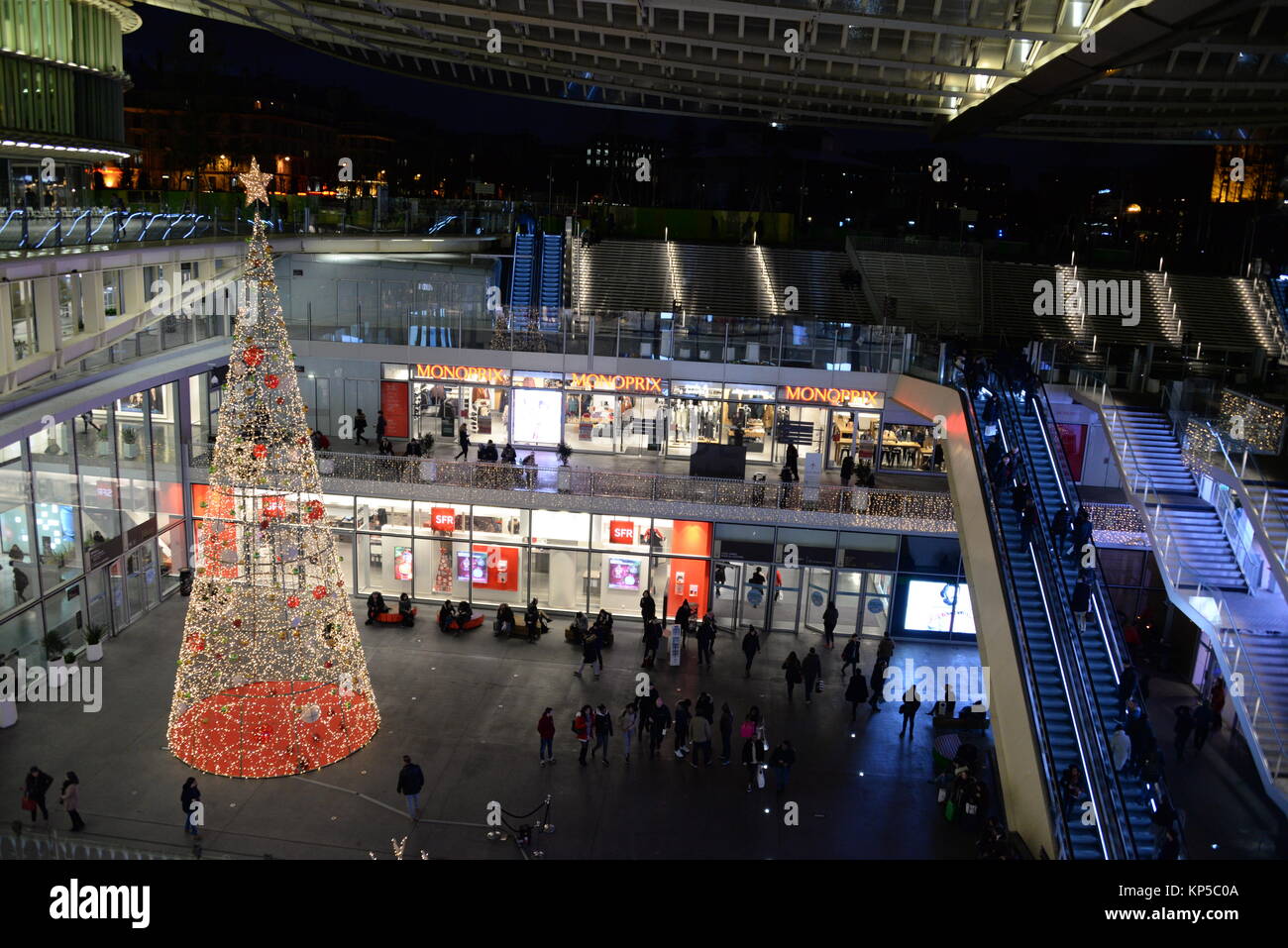December, 2017 - Cannes Christmas in Paris Stock Photo - Alamy
