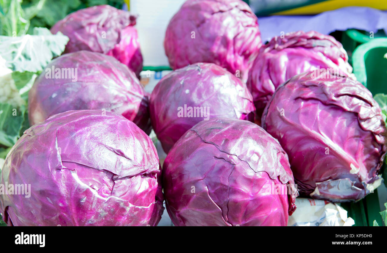 Red cabbage stall Stock Photo - Alamy