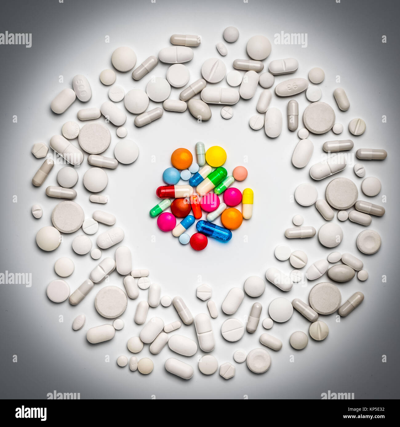 Capsules and tablets Stock Photo - Alamy