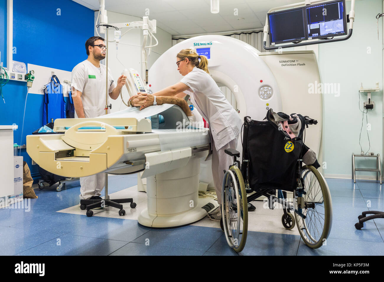 Patient undergoing a flash CT Scan, Angouleme hospital, France Stock ...