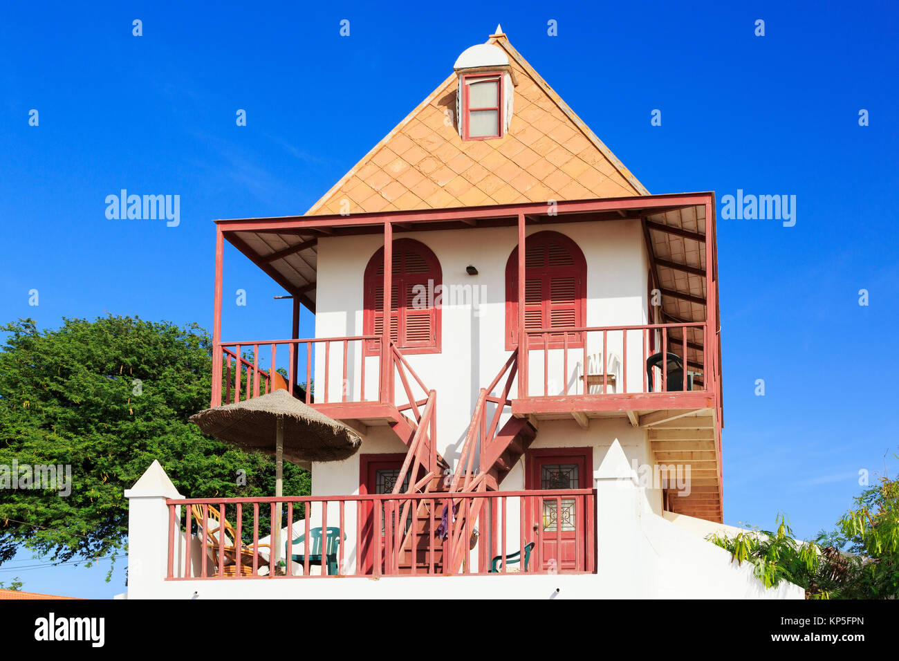 Renovated lighthouse at the end of the fishing pier, Santa Maria, Sal ...