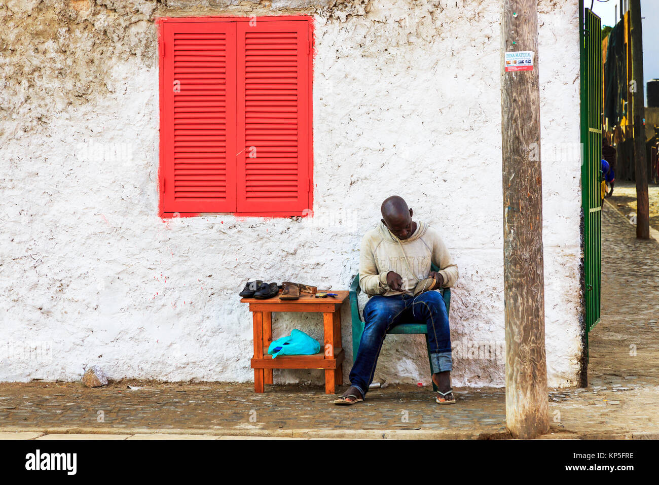 Street cobbler hi-res stock photography and images - Alamy