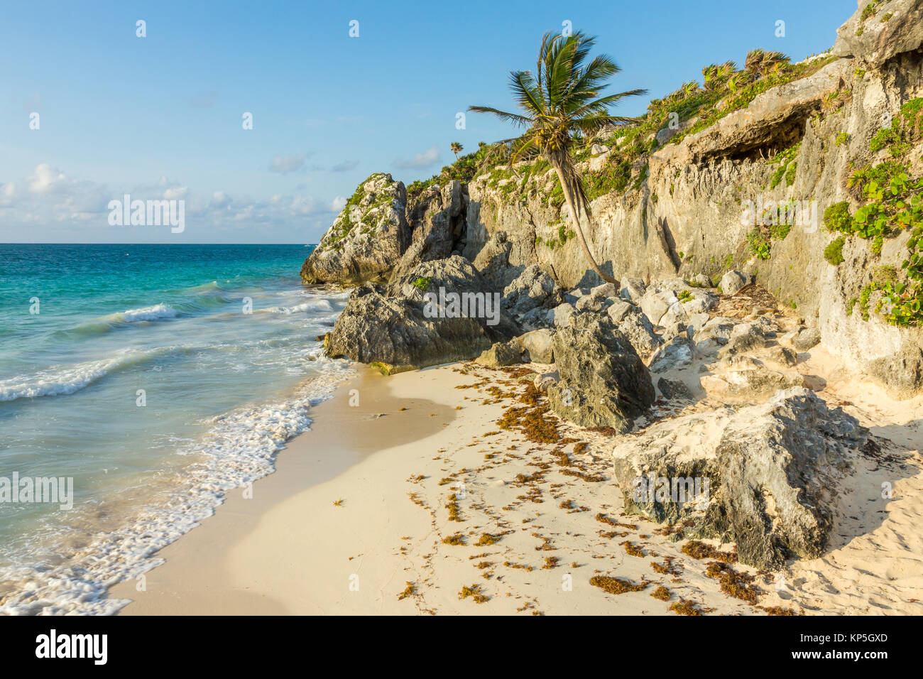 Beach at mayan ruins | Tulúm | Mexico Stock Photo - Alamy