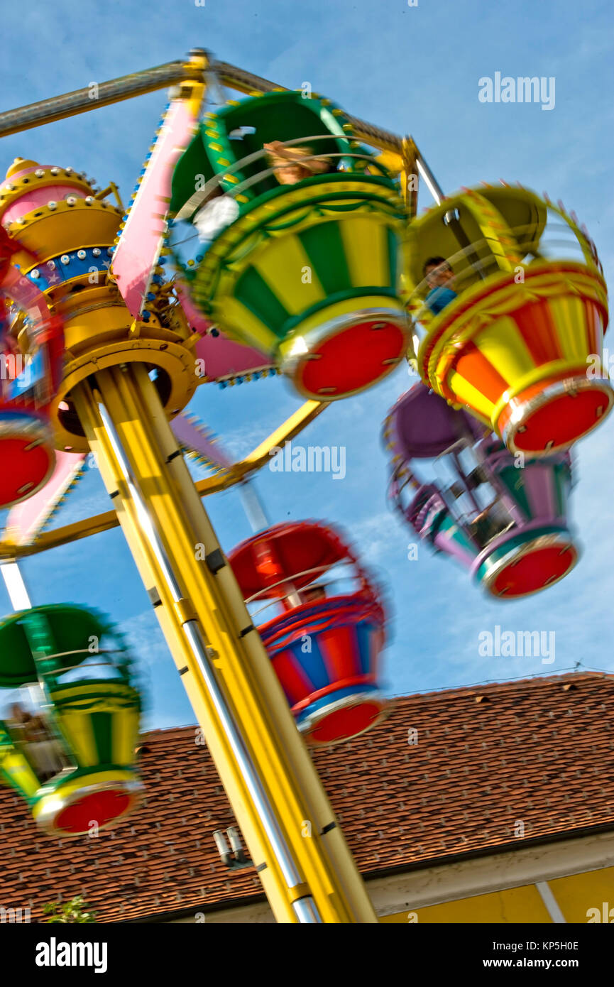 Ringelspiel am Jahrmarkt - merry-go-round Stock Photo - Alamy