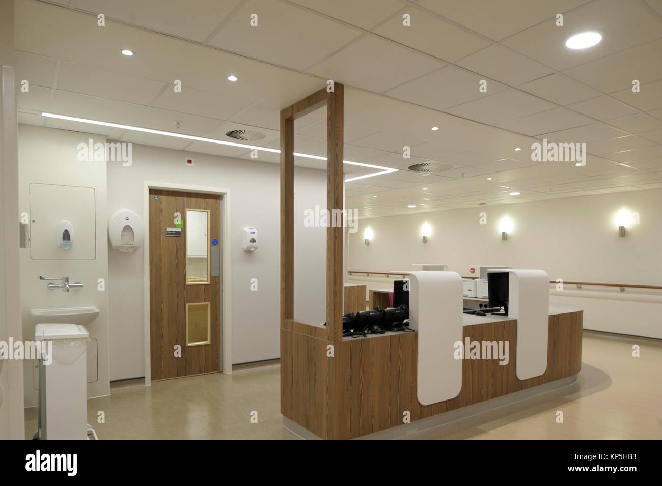 Posh hospital room hi-res stock photography and images - Alamy