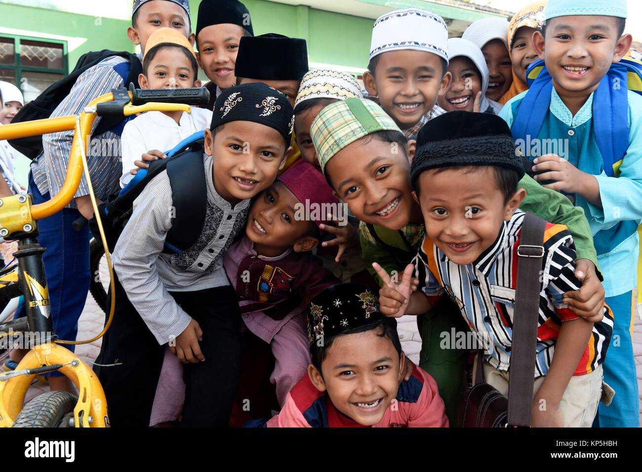 Muslim hat hi-res stock photography and images - Alamy