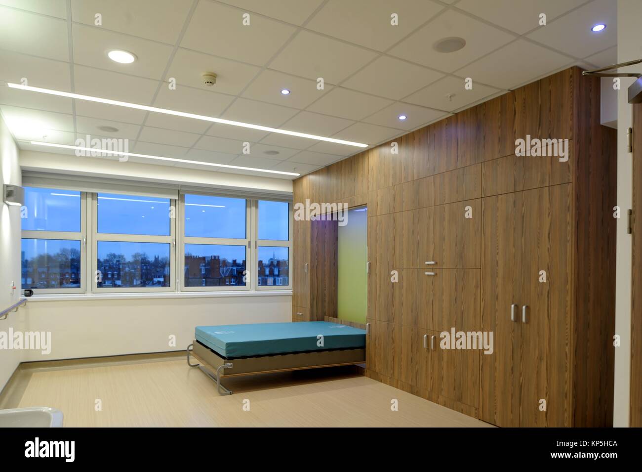 Posh hospital room hi-res stock photography and images - Alamy