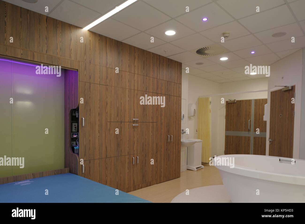 Posh hospital room hi-res stock photography and images - Alamy