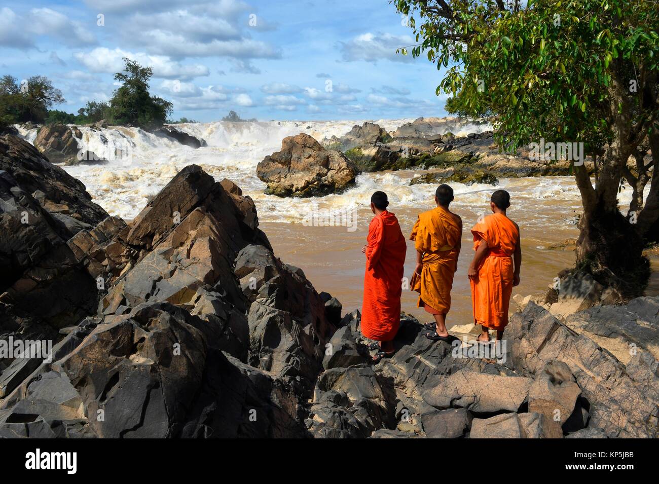 South east asia waterfall hi-res stock photography and images - Alamy