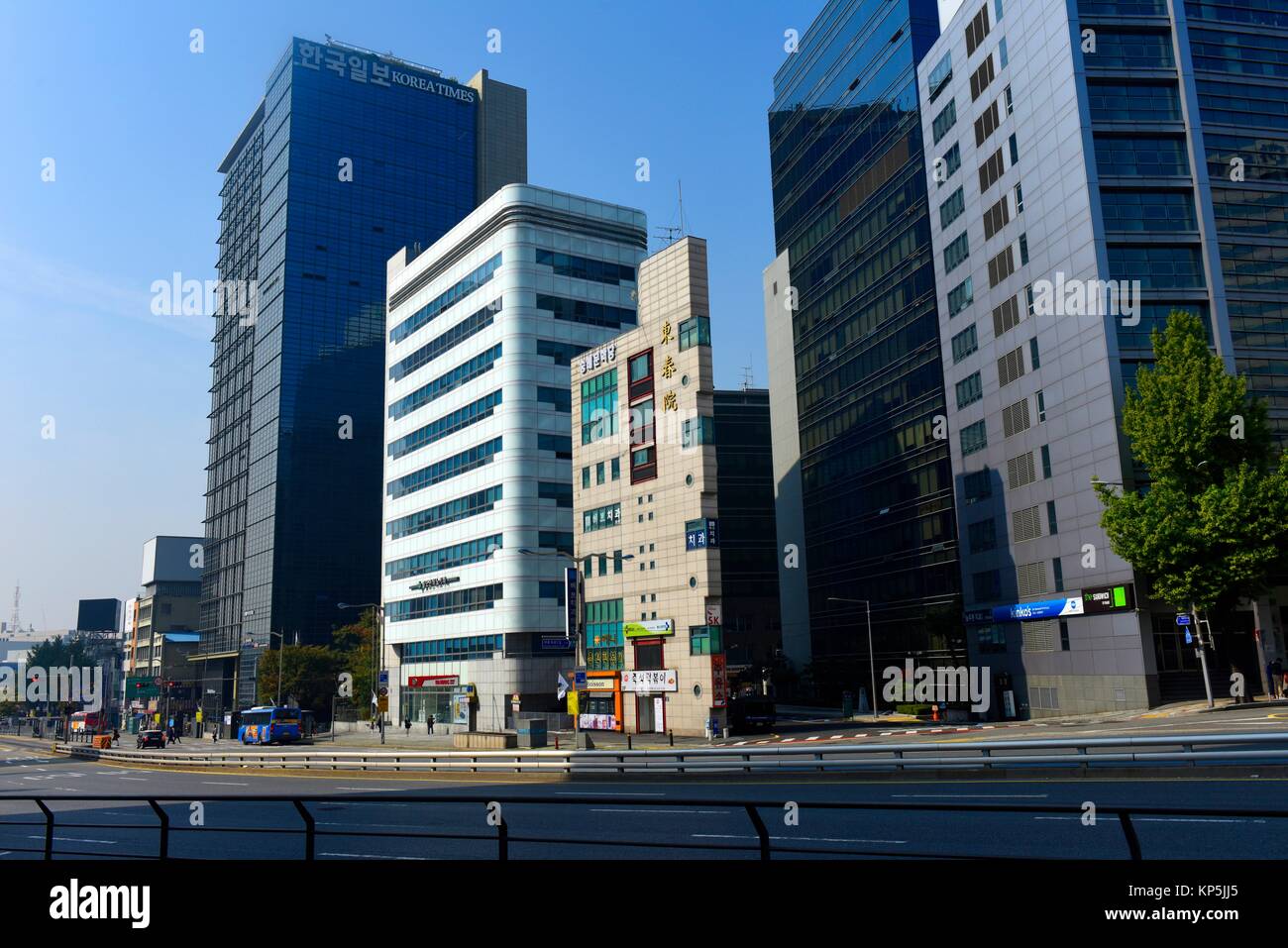 Modern Architecture Seoul Stock Photos & Modern Architecture Seoul ...