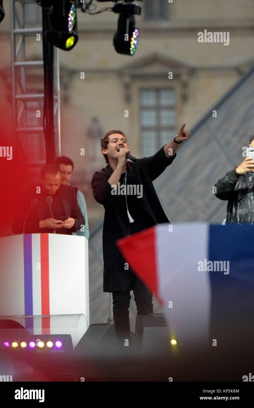 Jonathan singer hi-res stock photography and images - Alamy