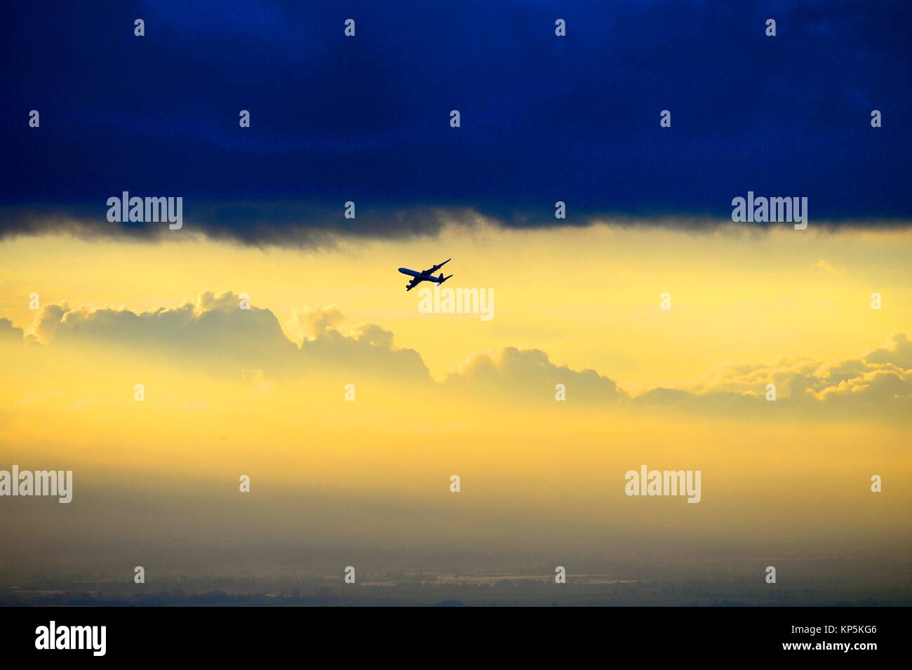 Colombia sunset hi-res stock photography and images - Alamy