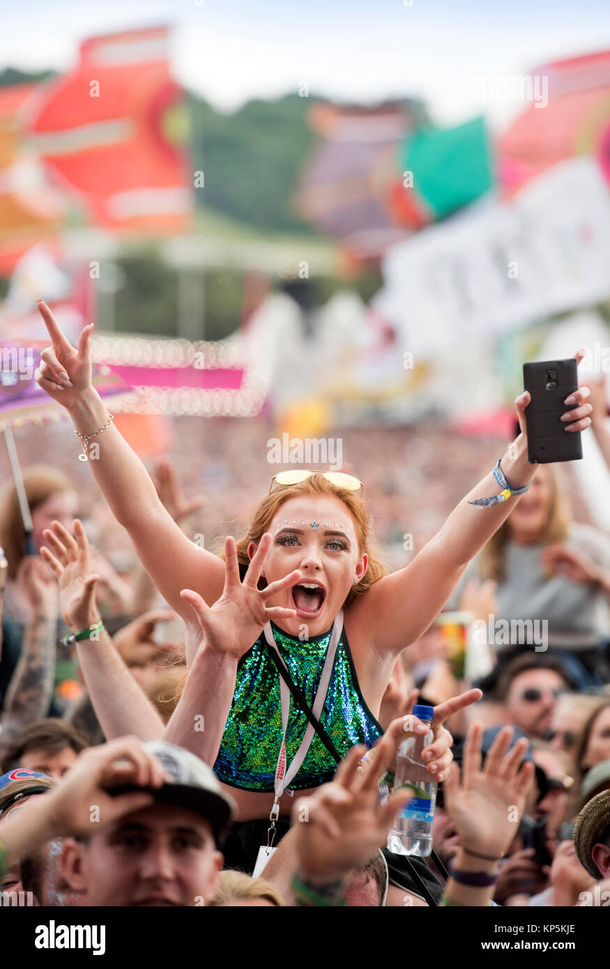 Screaming rock fans hi-res stock photography and images - Alamy