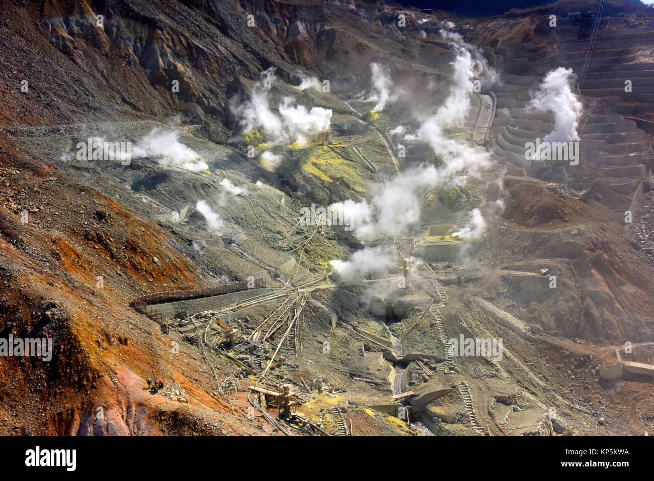 Owakudani sulphur hot springs hi-res stock photography and images - Alamy