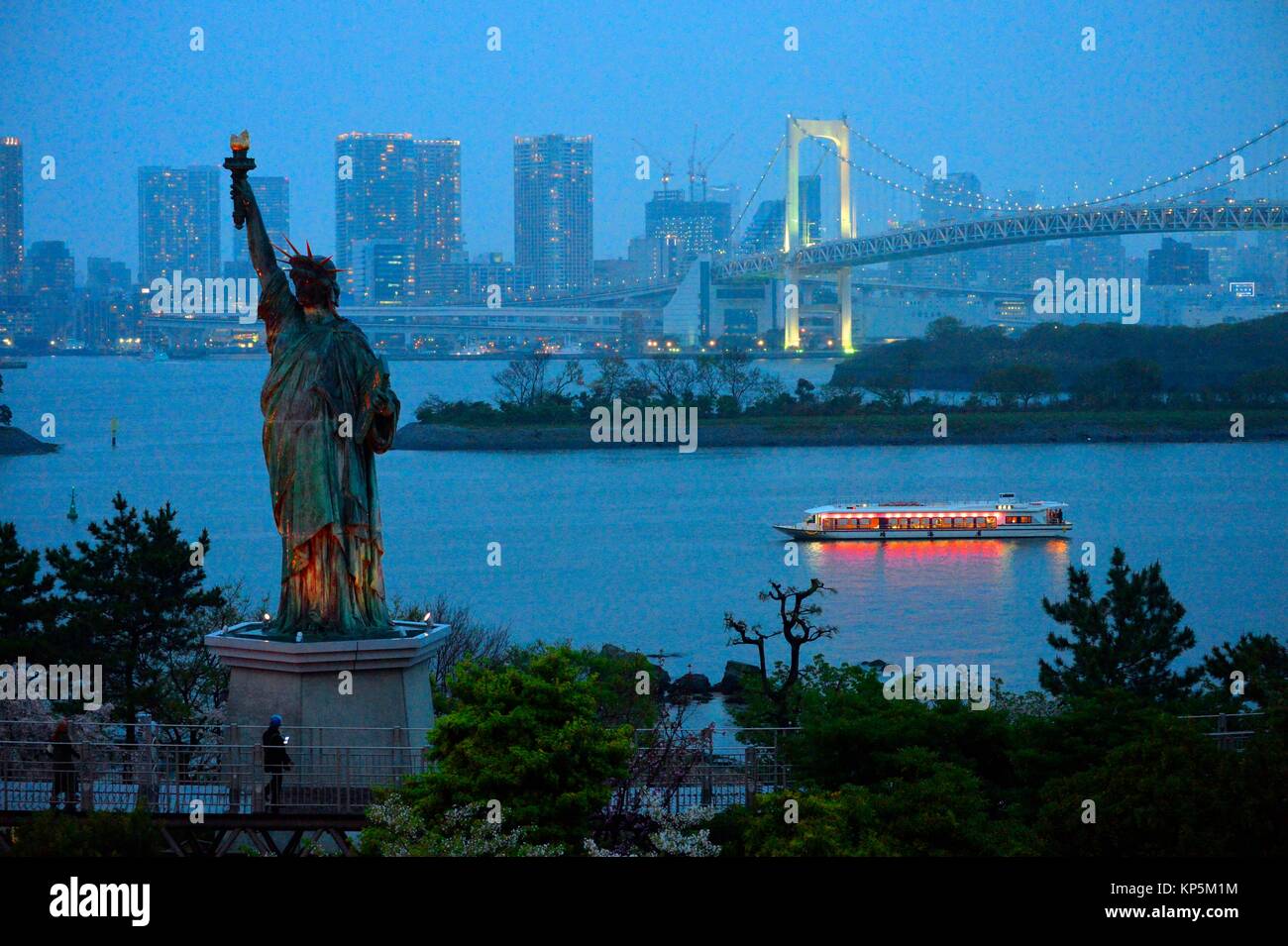Statue of liberty odaiba tokyo hi-res stock photography and images - Alamy