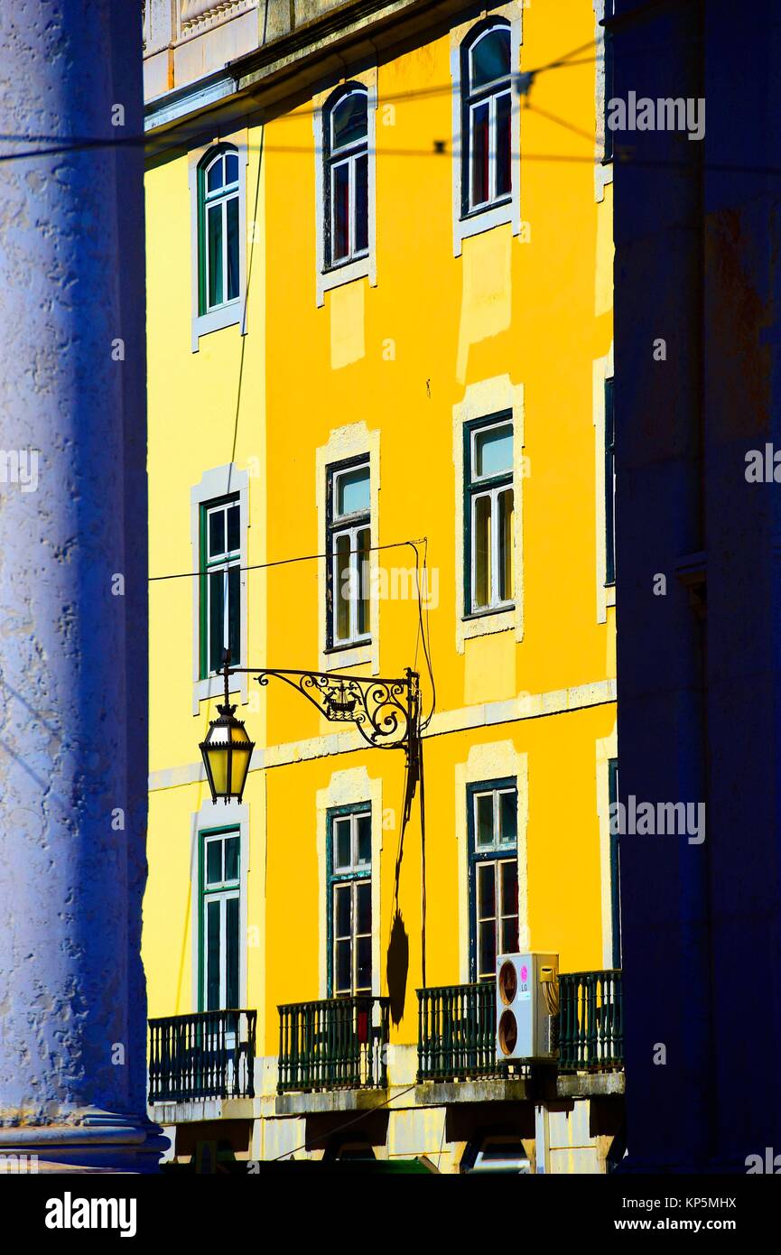 Old building portugal hi-res stock photography and images - Alamy