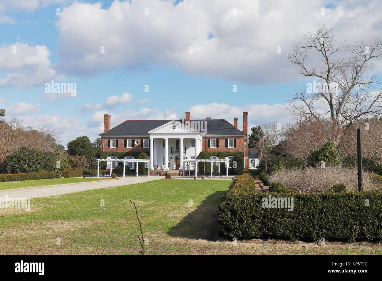 Boone hall plantation charleston hi-res stock photography and images ...