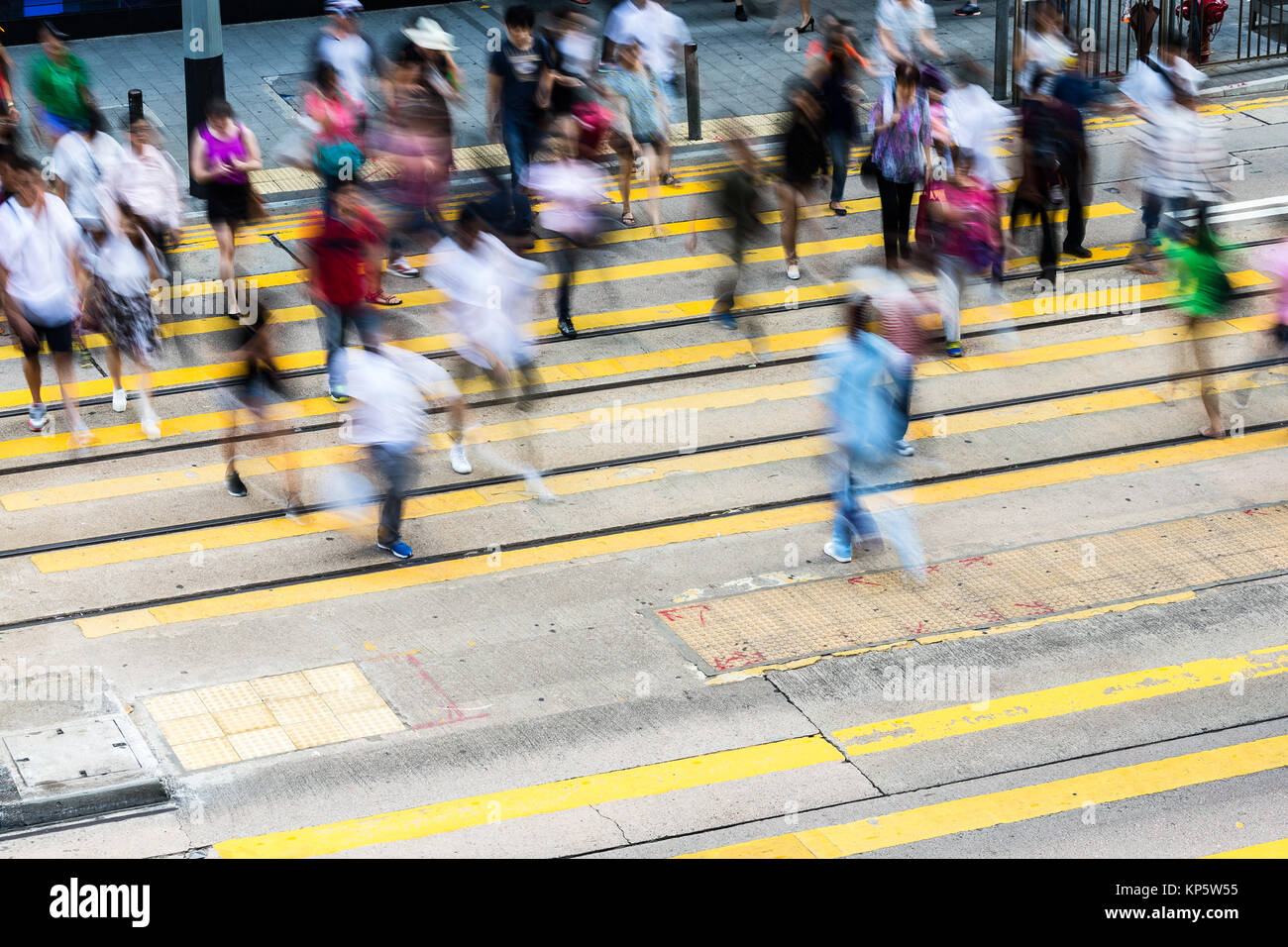 People movement on crossing street Stock Photo - Alamy