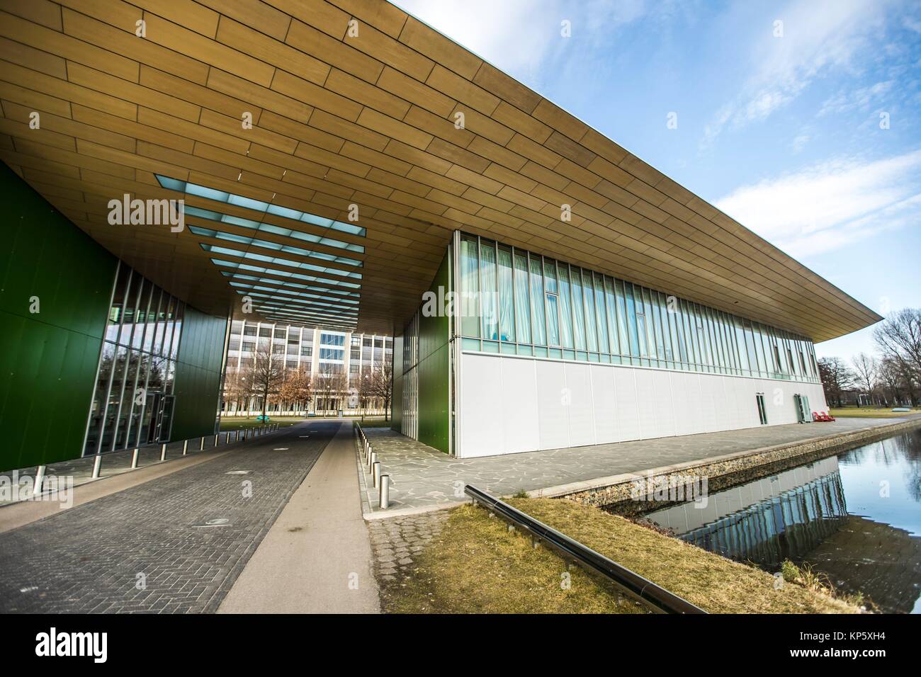 High tech campus hi-res stock photography and images - Alamy