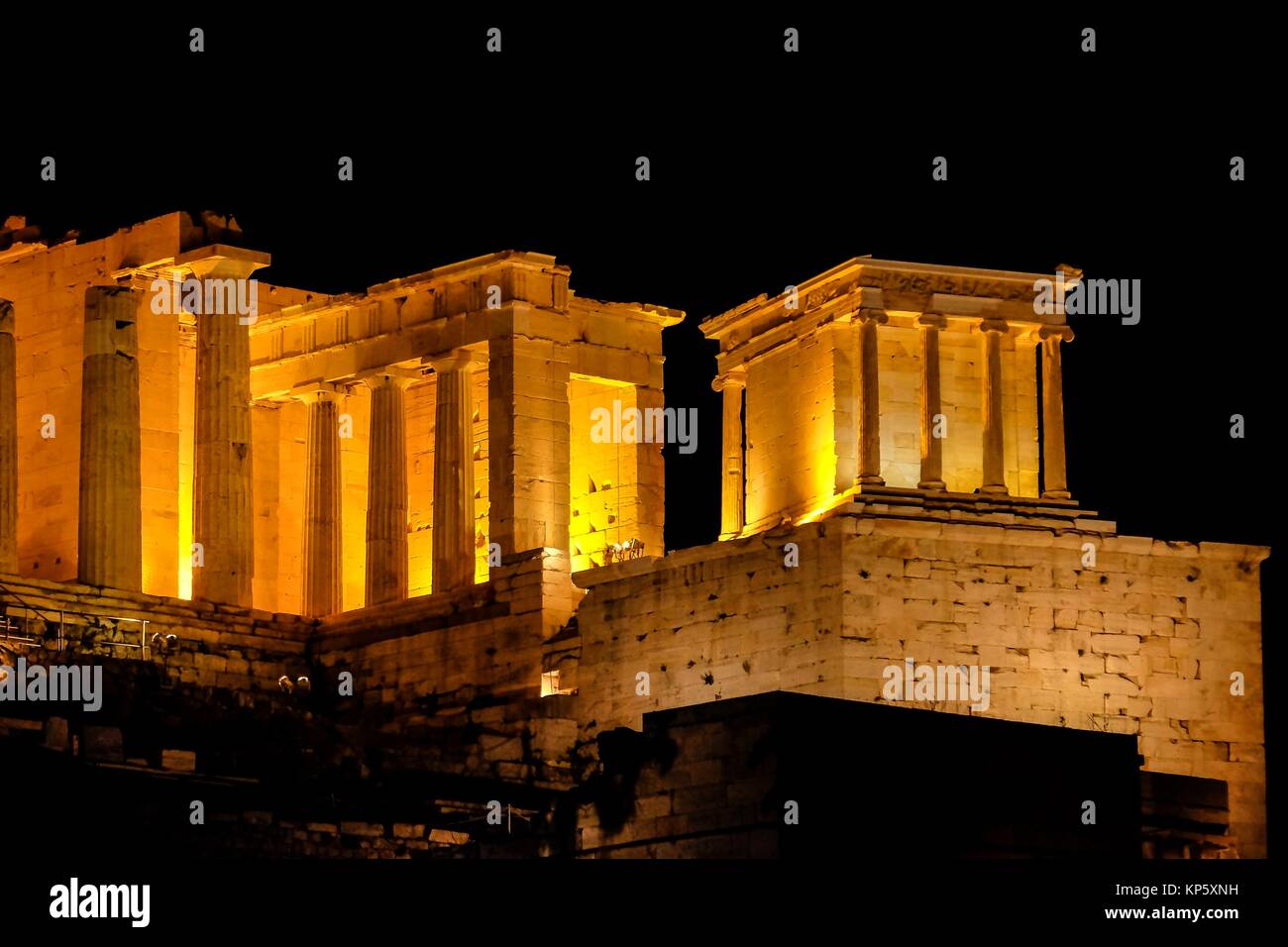 Night image in athens hi-res stock photography and images - Alamy