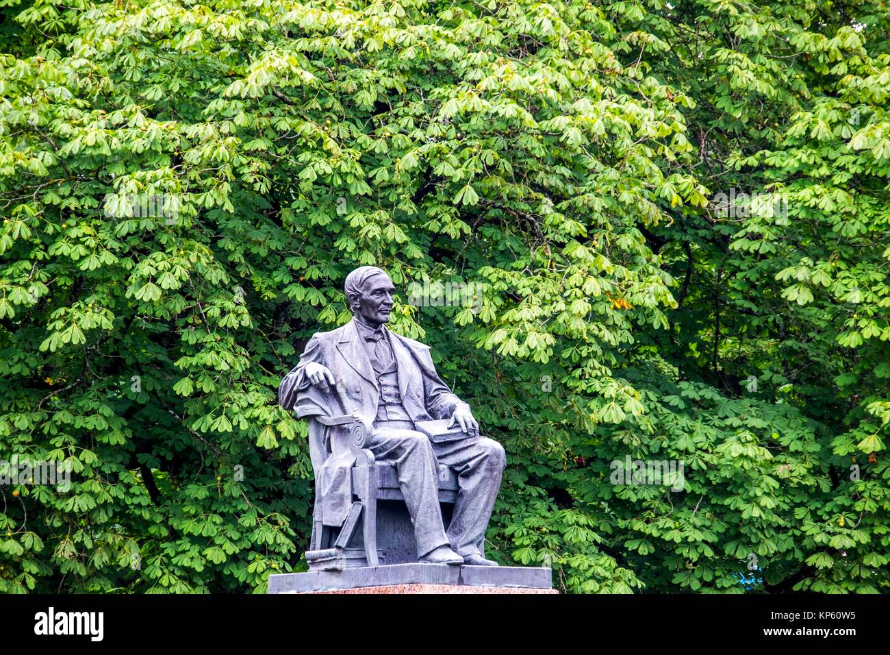 Estonian bronze statue hi-res stock photography and images - Alamy