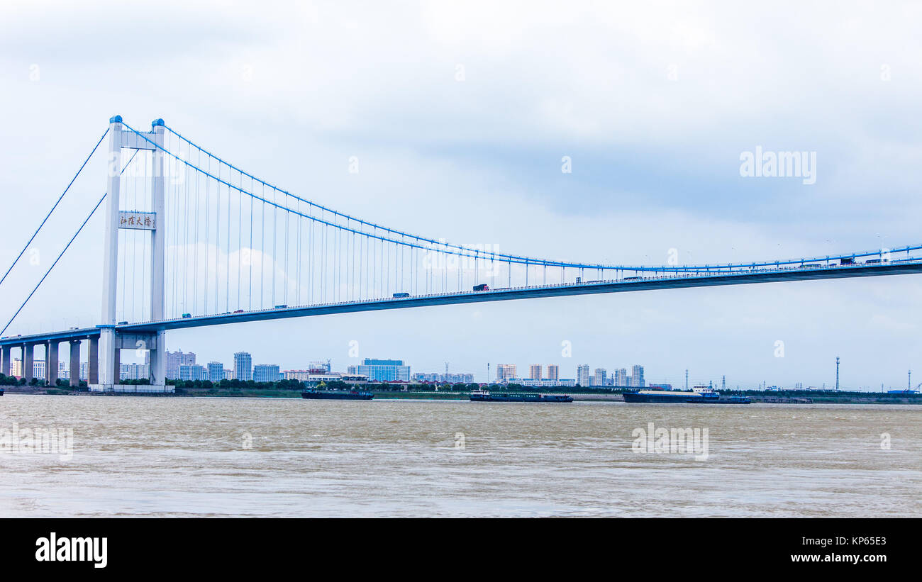 bridge over the yangtze Stock Photo - Alamy