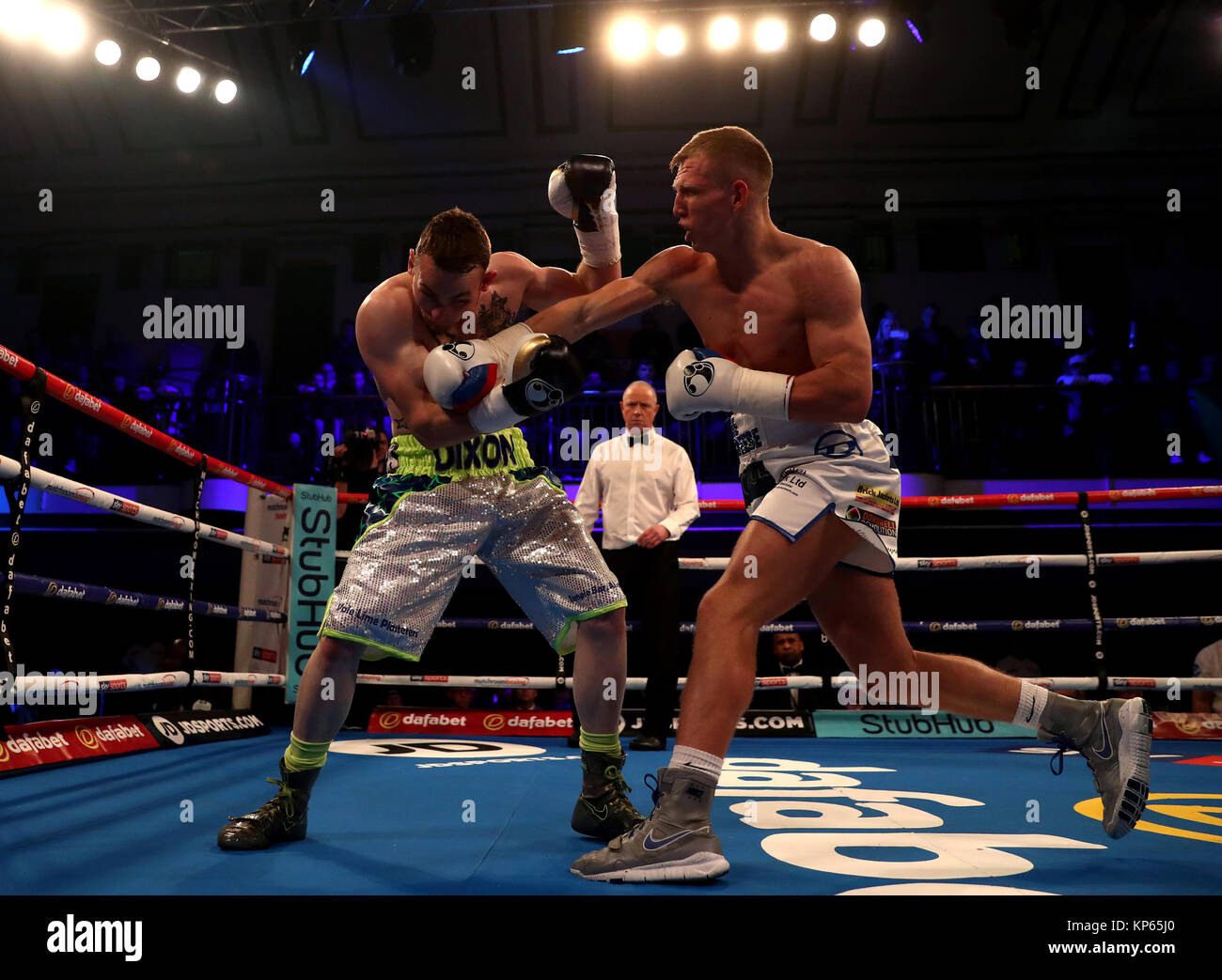 Ted Cheeseman (right) and Tony Dixon during the Super-Welterweight ...