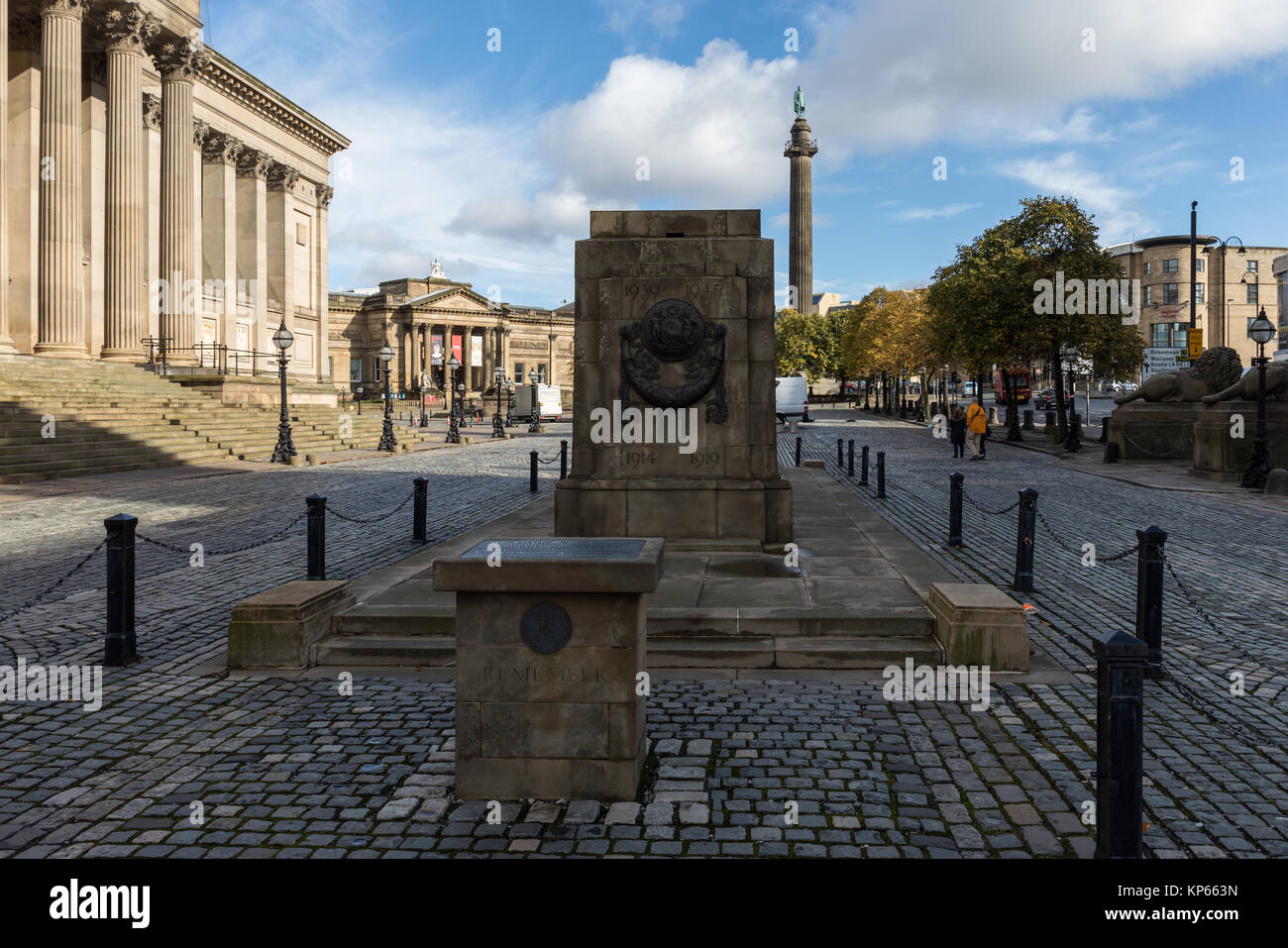 Liverpool Cenotaph Great War Memorial outside St. George's Hall ...
