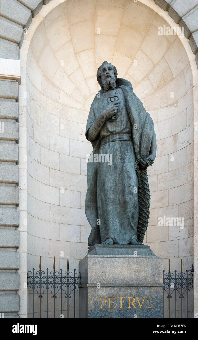 Statue san pedro hi-res stock photography and images - Alamy