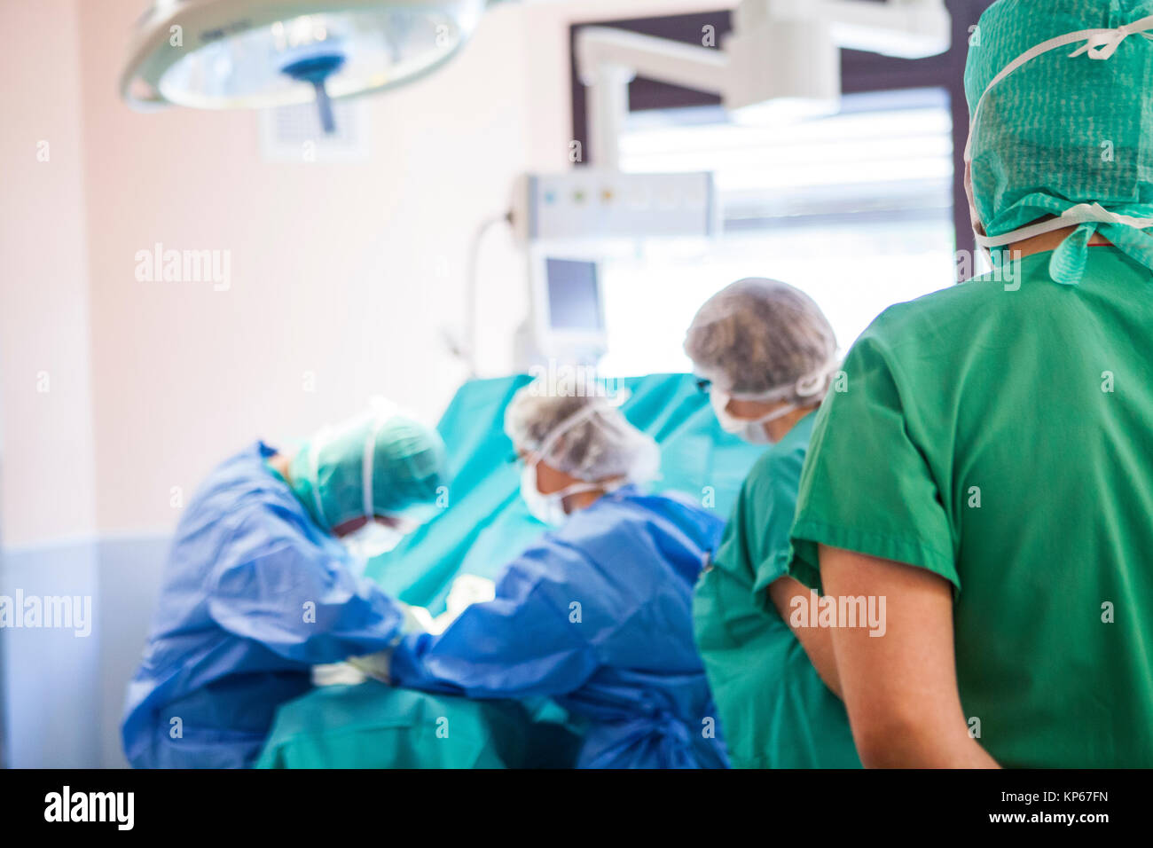 Orthopedic surgeon hi-res stock photography and images - Alamy