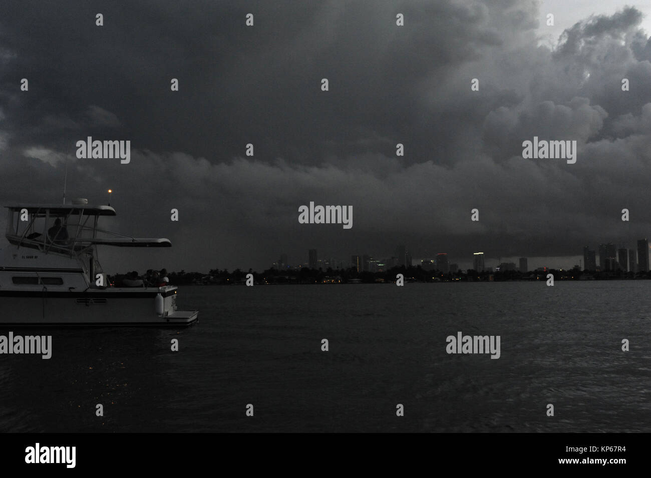 Usa florida miami storm clouds hi-res stock photography and images - Alamy