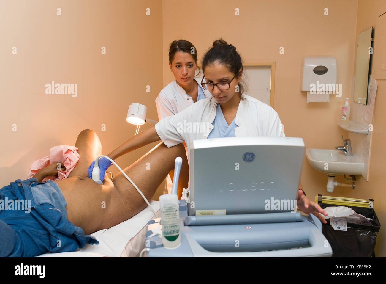 ASSISTED REPRODUCTIVE TECHNOLOGY Stock Photo - Alamy