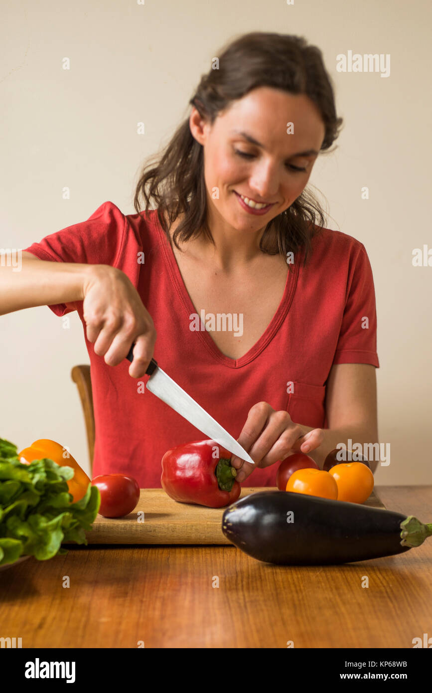 WOMAN IN KITCHEN Stock Photo - Alamy