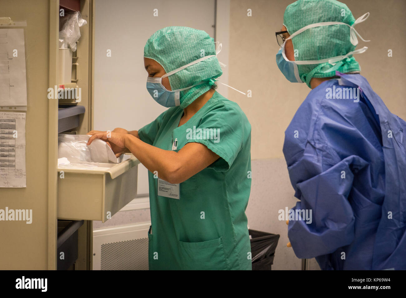 Hospital sterile processing hi-res stock photography and images - Alamy