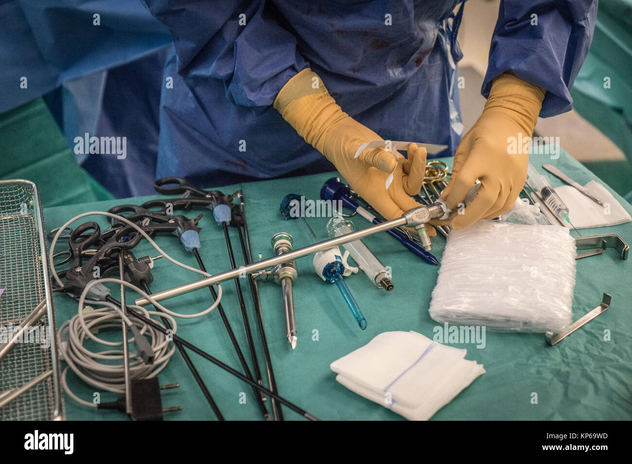 Laparoscopic hysterectomy hi-res stock photography and images - Alamy