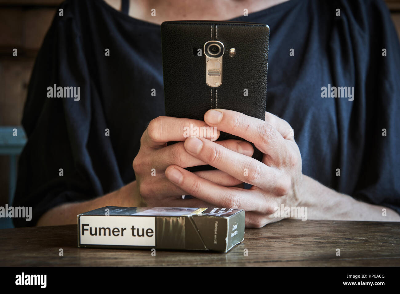 Quit smoking cell phone hi-res stock photography and images - Alamy