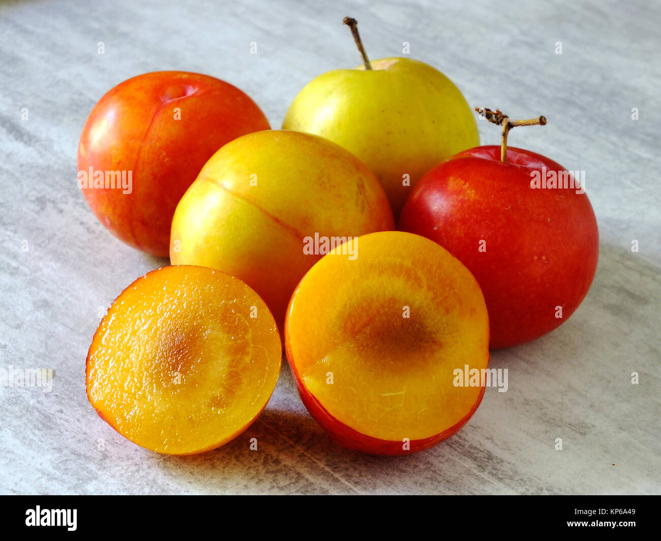 Plum varieties hi-res stock photography and images - Alamy