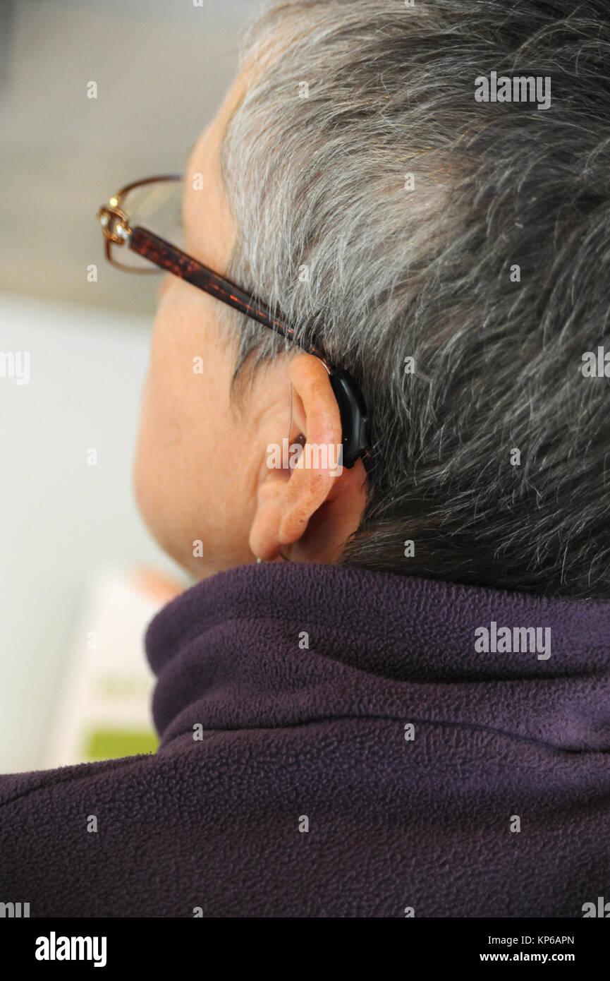 Senior citizen driving car hi-res stock photography and images - Alamy