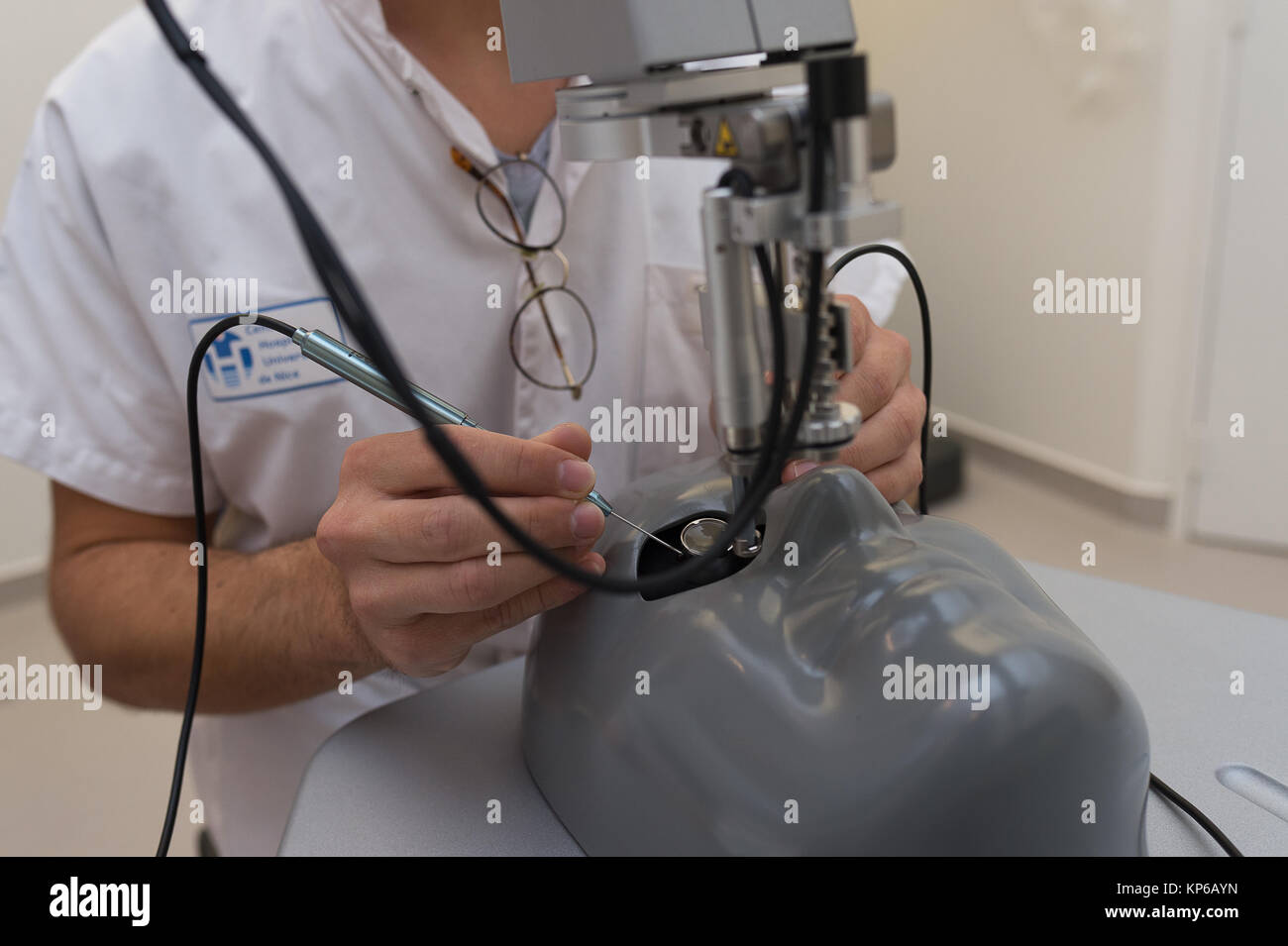 Simulation mannequin hi-res stock photography and images - Alamy