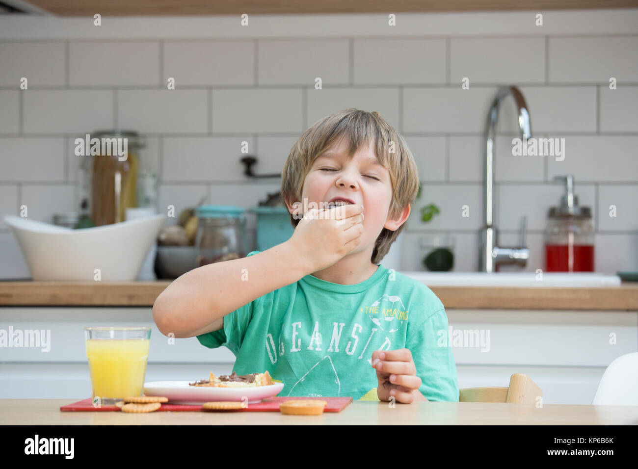 Children sweets and fizzy drinks hi-res stock photography and images ...