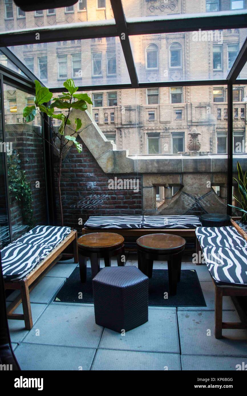 Washington square park arch inside hi-res stock photography and images ...