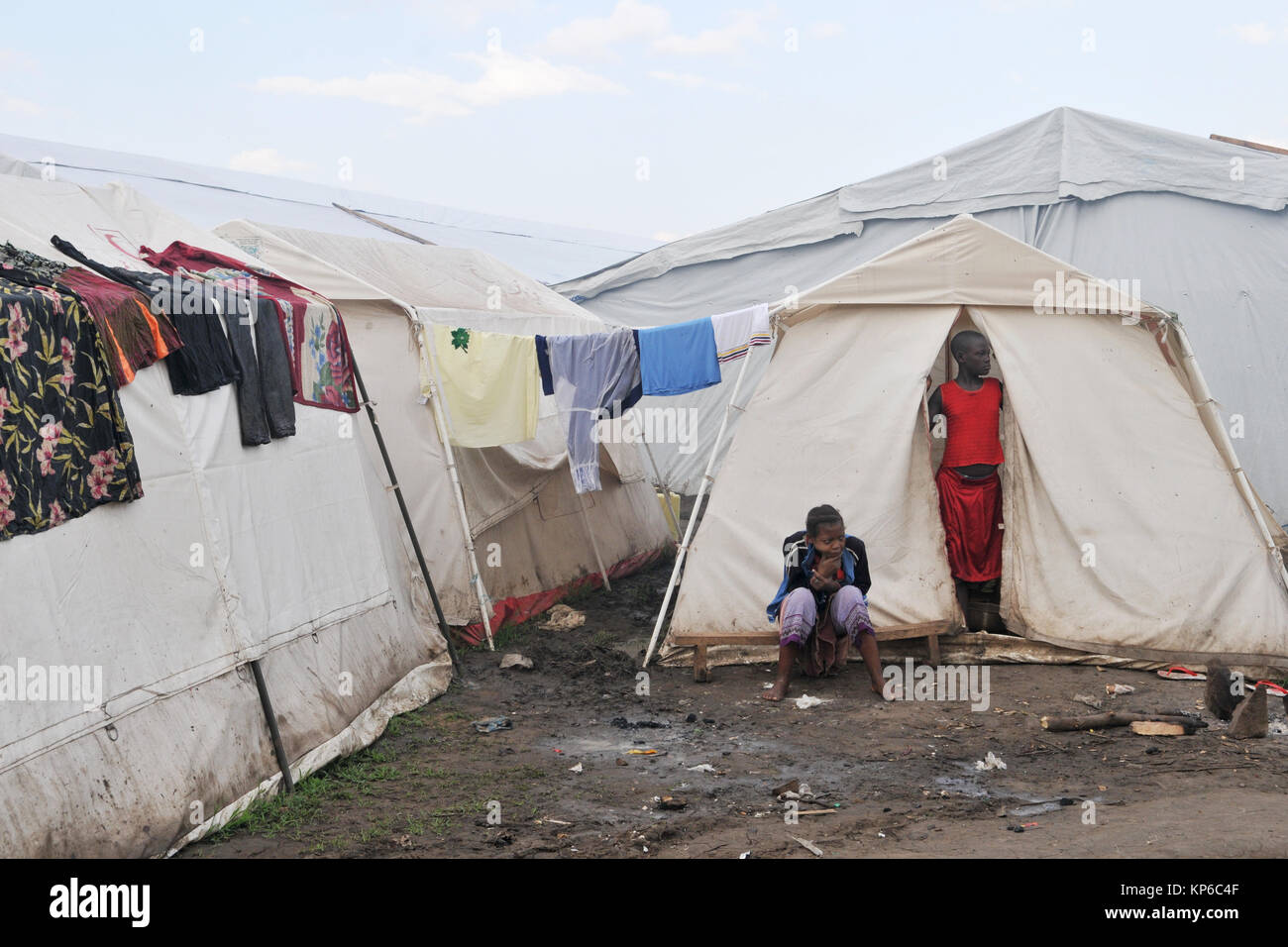 Refugee tent hi-res stock photography and images - Alamy