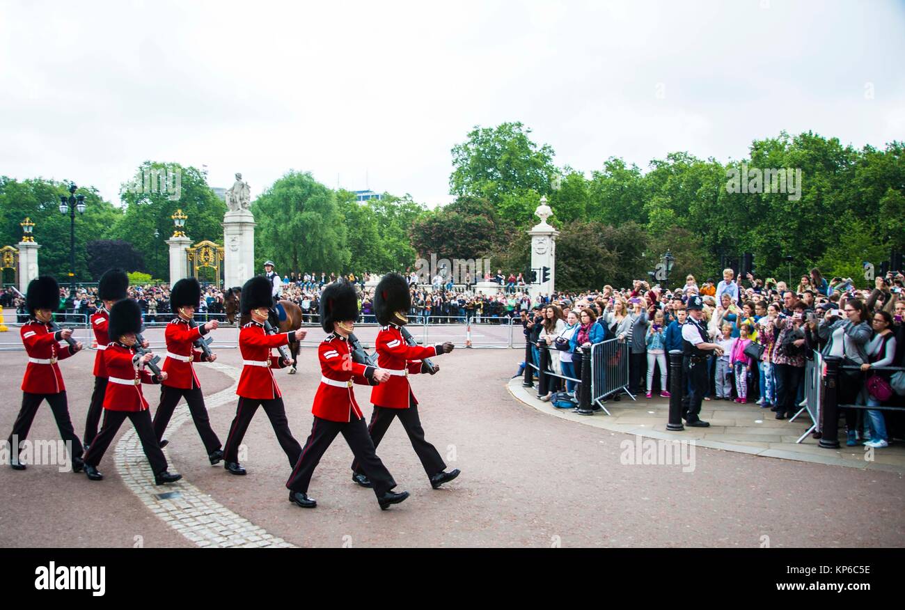 Queen Red Box Buckingham Palace High Resolution Stock Photography and ...
