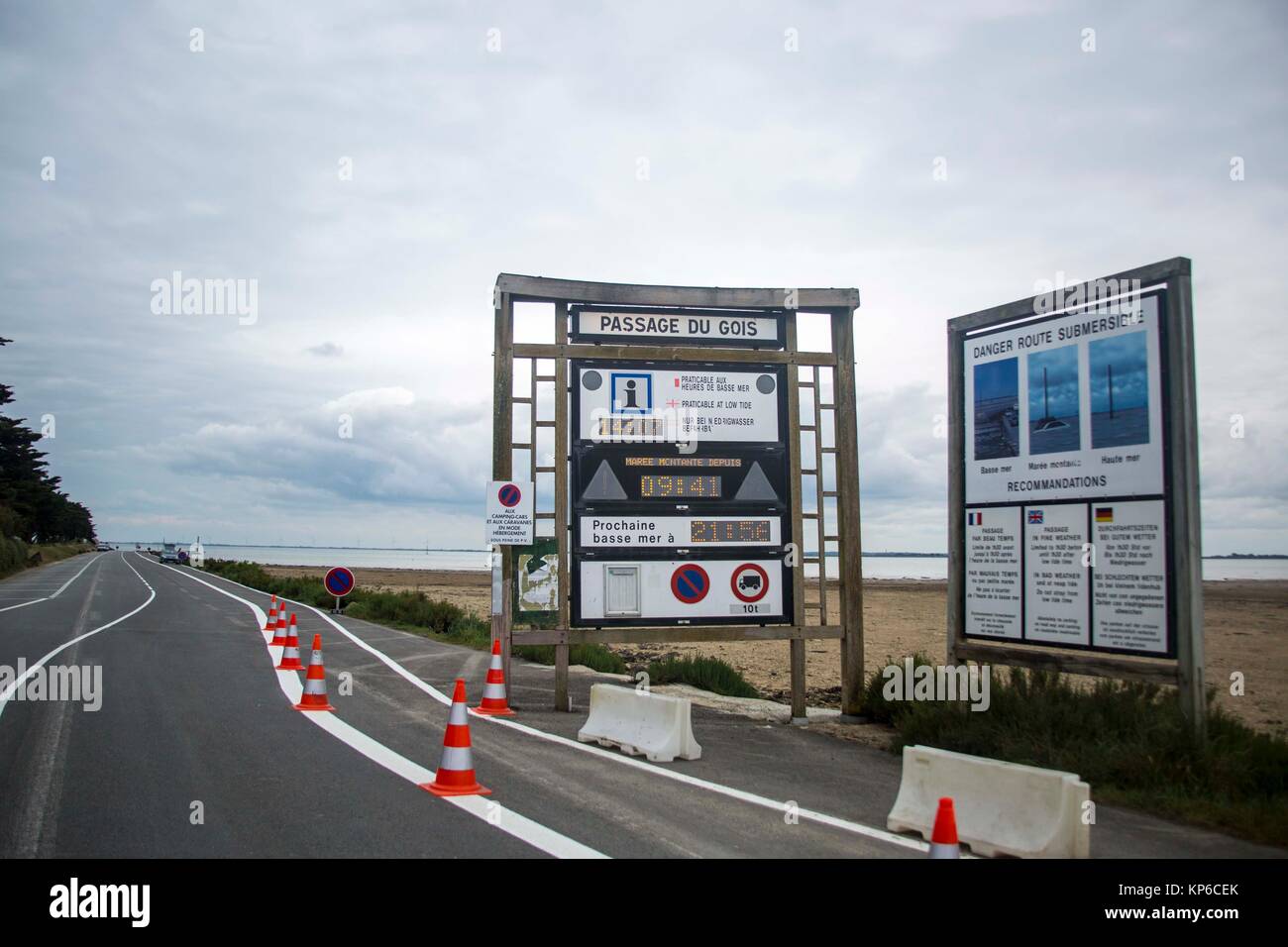 Back Passage Sign High Resolution Stock Photography and Images - Alamy
